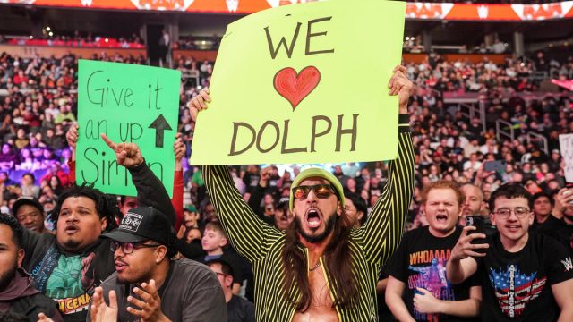 WWE Fan Told To Take Down Supportive Sign At Raw – TJR Wrestling