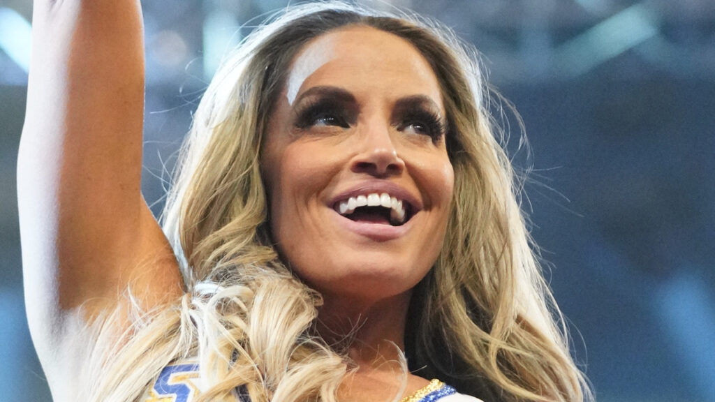 Trish Stratus Calls WWE Legend A "Crazy B*tch" – TJR Wrestling