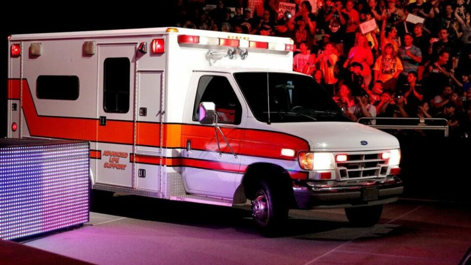Ex-Champion Collapses On WWE SmackDown, Health Status Unknown – TJR ...