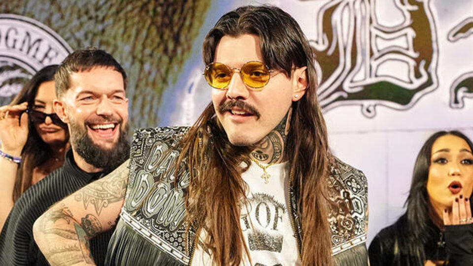 Dominik Mysterio Shown With AEW Title In Embarrassing Botch – TJR Wrestling