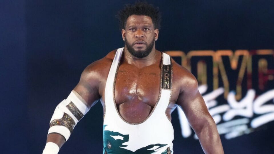 Damian Priest's WWE Girlfriend Surprisingly Kisses Another Superstar ...
