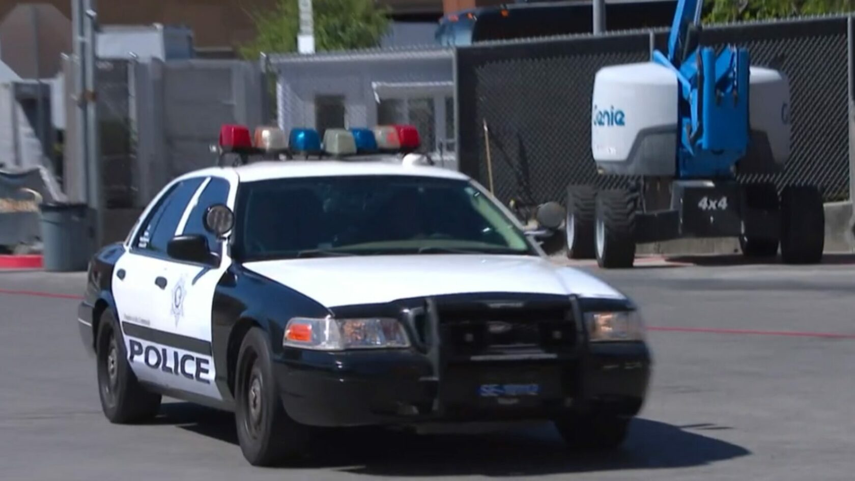 OMG!!! Police Shows Up On WWE SmackDown Ahead Of WrestleMania 42 – TJR ...